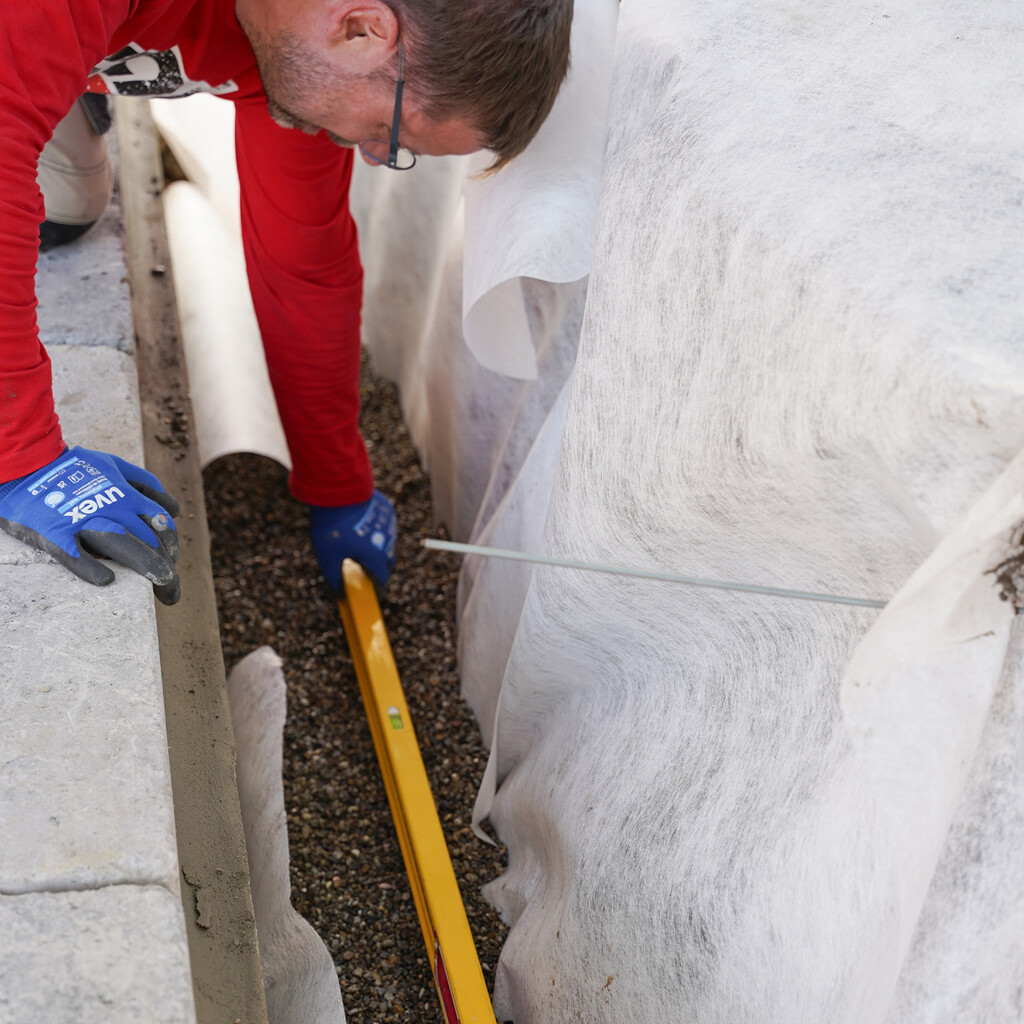 Drainagerohr verlegen und Sickerbox einbauen - Drainage, Abdichtung, Versickerung - Anleitungen ...