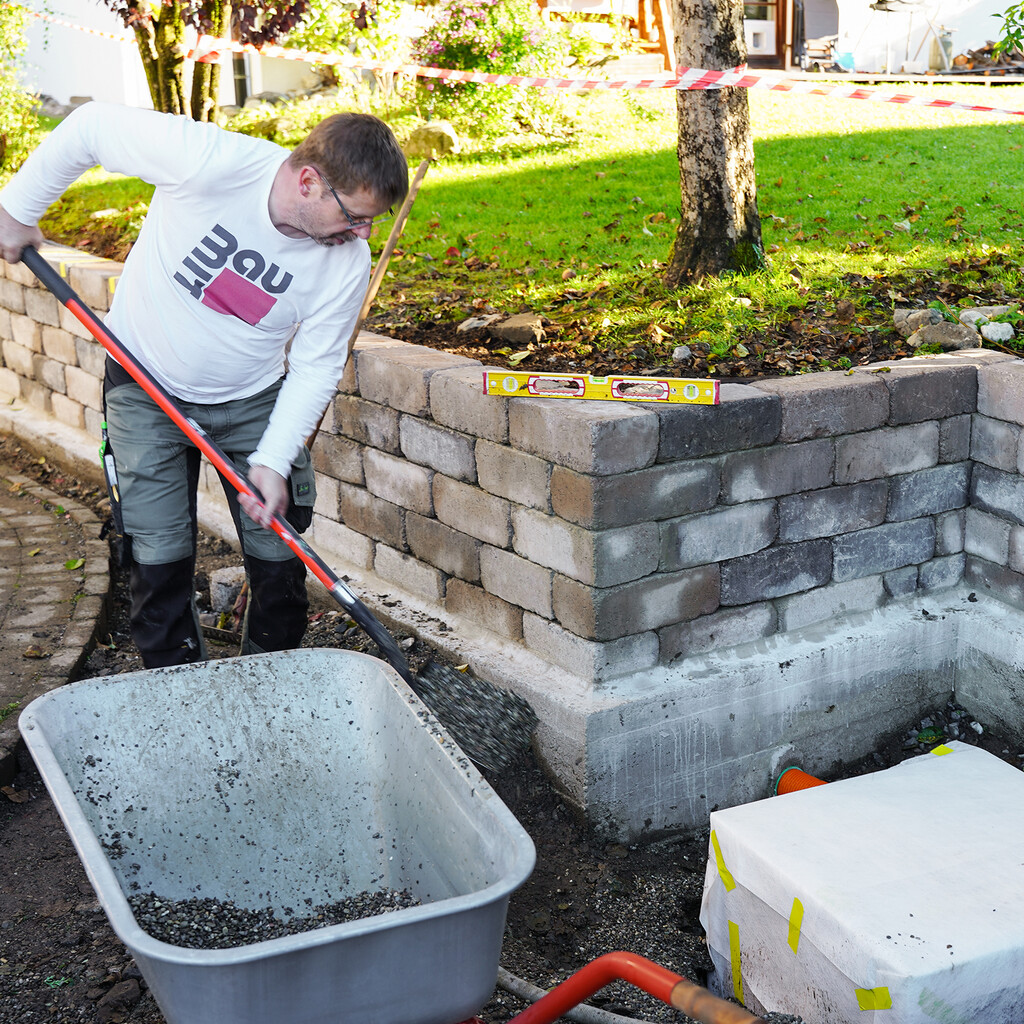 Drainagerohr verlegen und Sickerbox einbauen - Drainage, Abdichtung ...