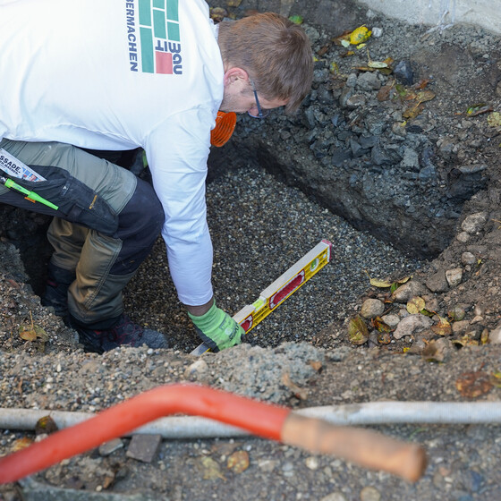 Drainagerohr verlegen und Sickerbox einbauen - Drainage, Abdichtung ...
