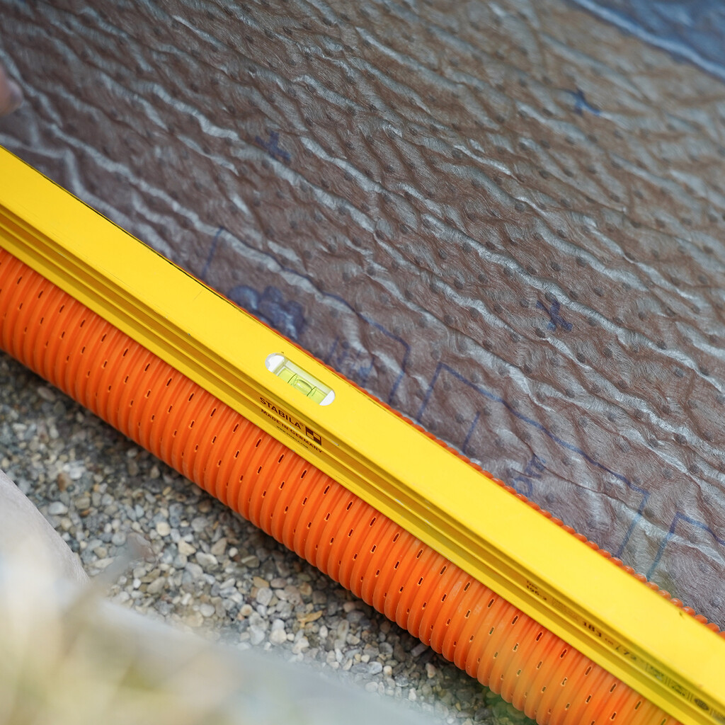 Drainagerohr verlegen und Sickerbox einbauen - Drainage, Abdichtung ...