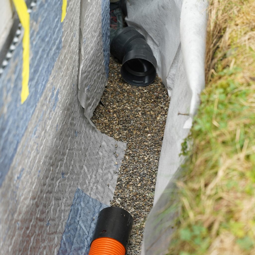 Drainagerohr verlegen und Sickerbox einbauen - Drainage, Abdichtung, Versickerung - Anleitungen ...